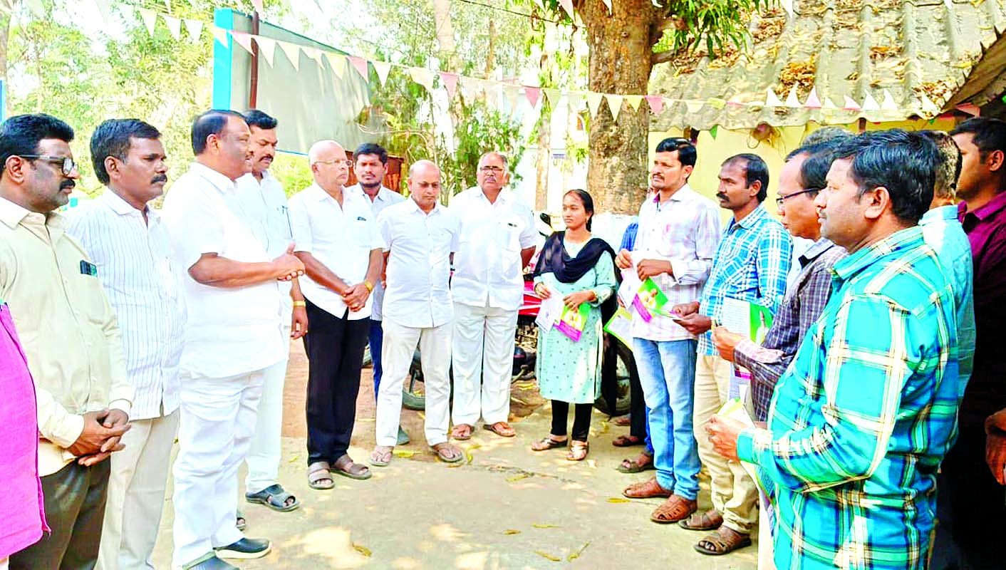 టీడీపీకి ఓటు వేసి వైసీపీకి బుద్ధి చెప్పండి | Vote for TDP and give ...