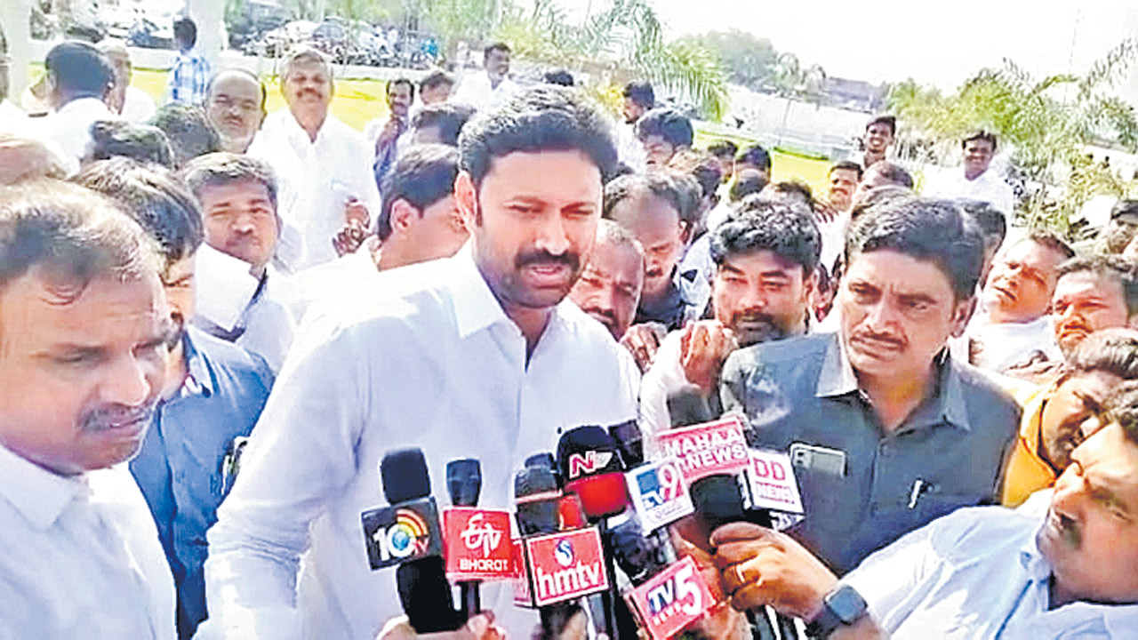 వివేకా హత్య కేసులో 10న విచారణకు రండి | Dates of CBI interrogation of ...