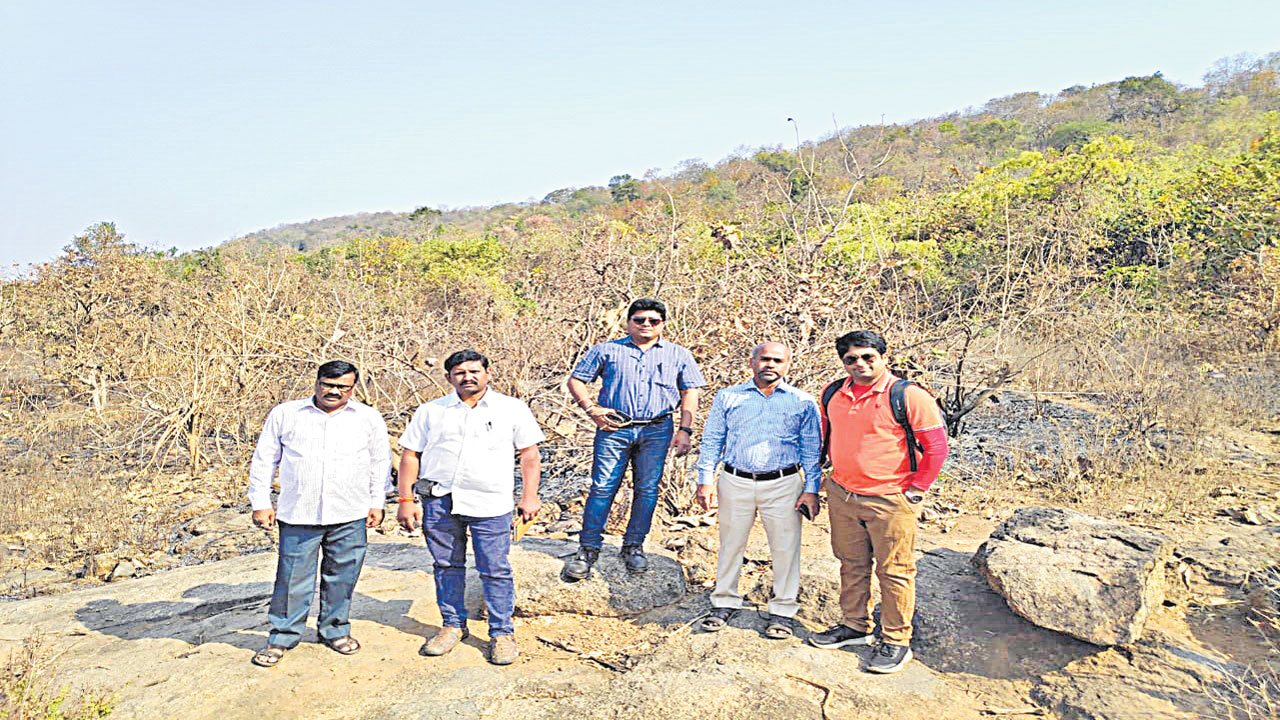 ప్రైవేట్‌ రంగంలో బయ్యారం ఉక్కు కర్మాగారం | Bayyaram steel plant mvs