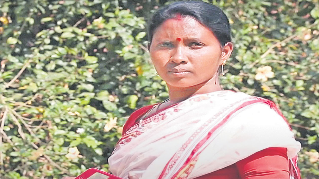 Akli Tudu : ఊరు పచ్చగా ఉండాలని.. | Town should be green Akli Tudu from ...