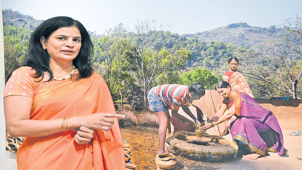 Mylavarapu Ramani : ఆర్ట్‌లో అరుదైన రమణీయం | A rare beauty in art mvs