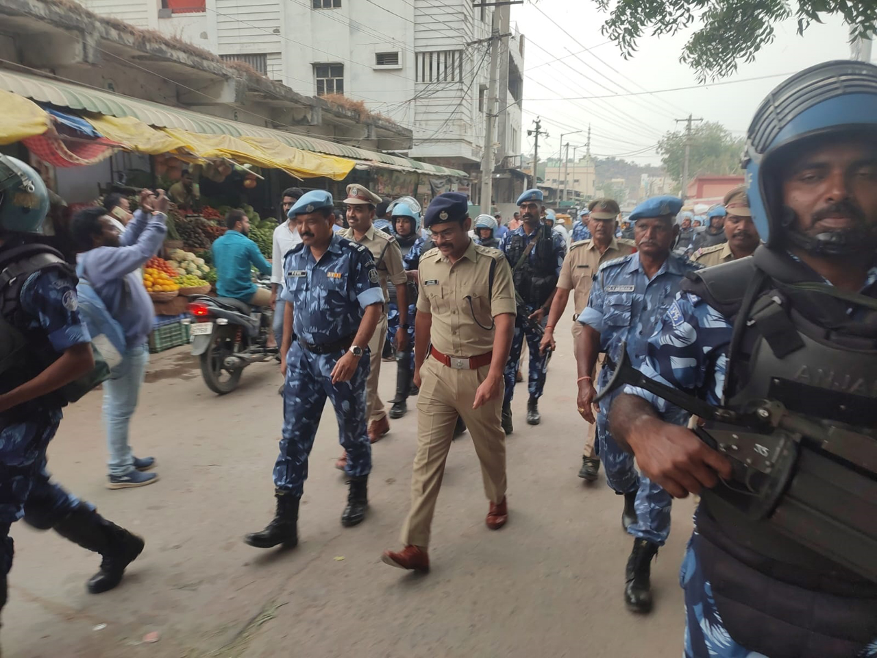 భైంసాలో ఆర్‌ఏఎఫ్‌ ఫ్లాగ్‌మార్చ్‌ | RAF Flagmarch at Bhainsa