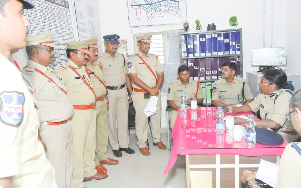 శాంతి భద్రతల పరిరక్షణే పోలీసుల ధ్యేయం | The mission of the police is to ...
