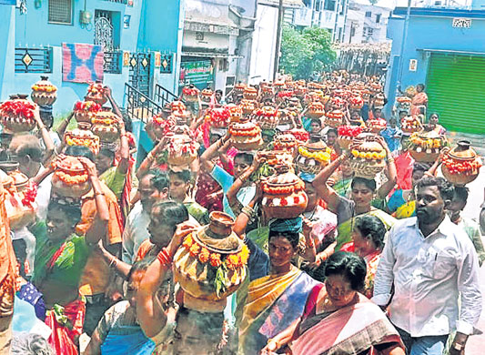 వైభవంగా మోదకొండమ్మ ఘటాల ఊరేగింపు | Glorious procession of Modakondamma ...