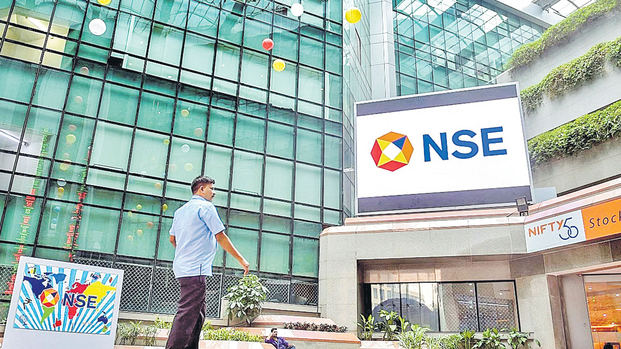 సోషల్‌ స్టాక్‌ ఎక్స్ఛేంజీ ఏర్పాటుకు ఎన్‌ఎ్‌సఈకి అనుమతి | NSE allowed to ...