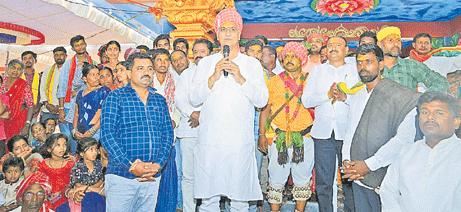 ఇర్కోడ్‌లో ఘనంగా బీరప్ప జాతర | A grand Birappa fair in Irkod