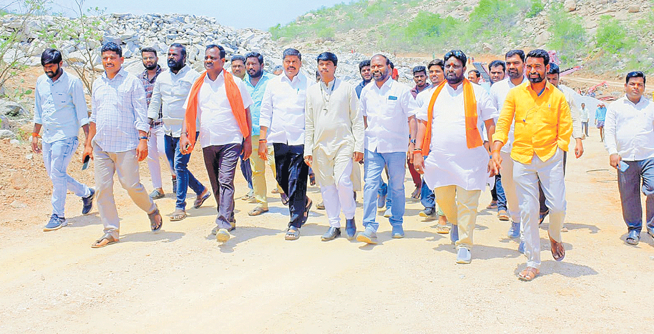 మైనింగ్‌ పనులు వెంటనే నిలిపివేయాలి | Mining operations should be ...