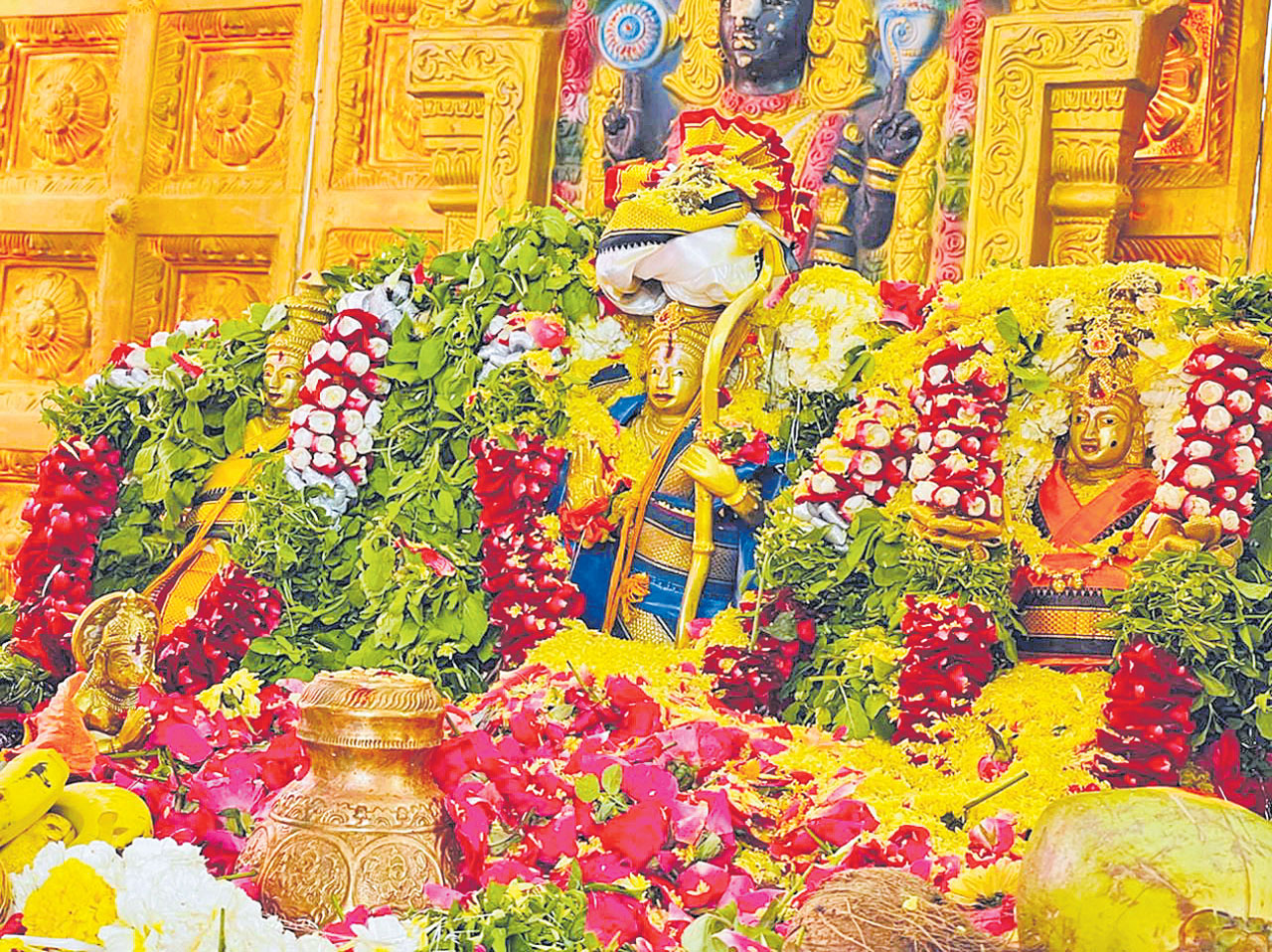 కనులపండువగా సీతారాముల కల్యాణం | Sitaram's welfare is a feast for the eyes
