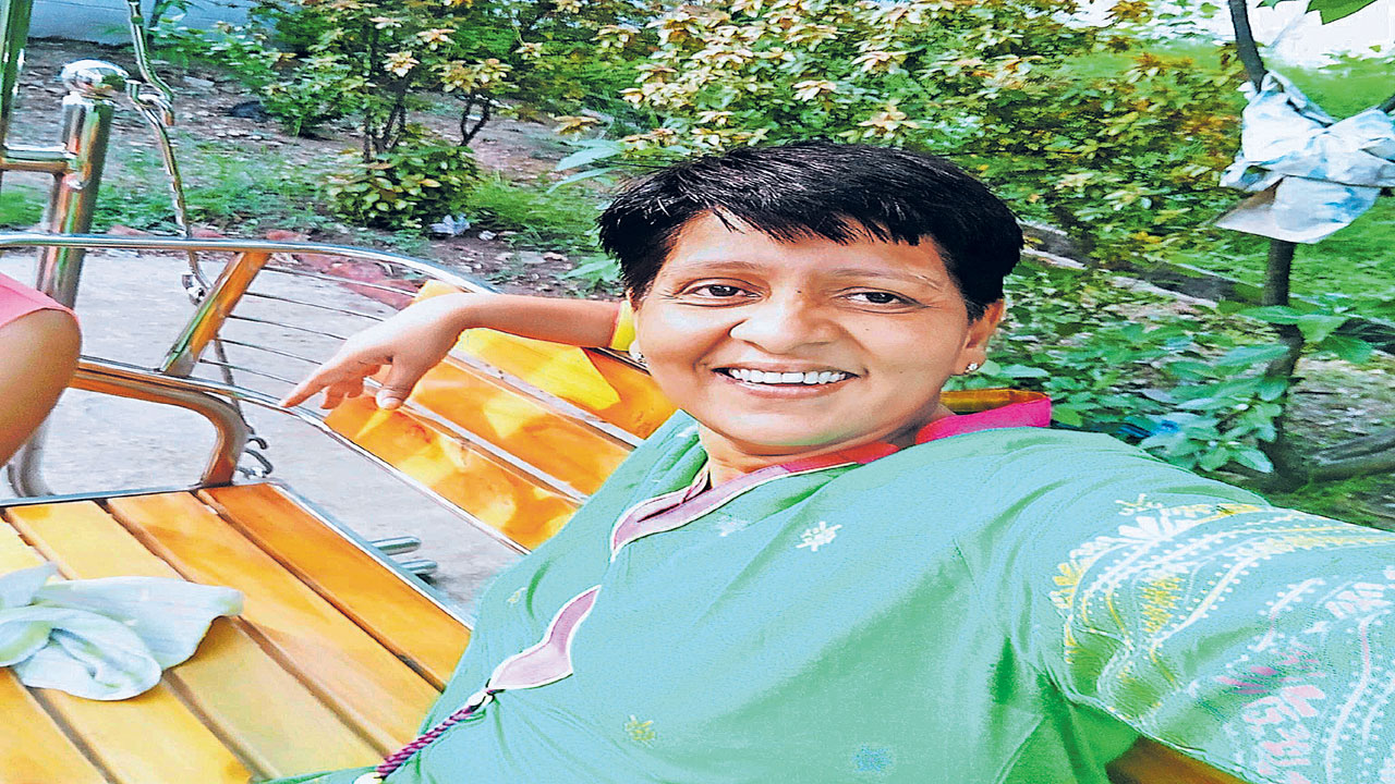 Seema Alawa : ఇది పోలీస్‌ చిత్రసీమ | This is a police movie, Seema ...