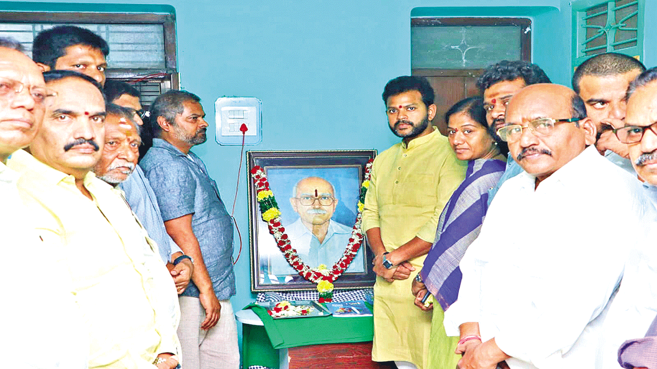 ‘కణితి’ కుటుంబానికి ఎంపీ పరామర్శ | MP's condolences to 'Kanithi' family