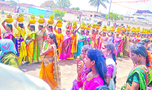 ఘనంగా బీరప్ప బోనాలు | Birappa Bona is great