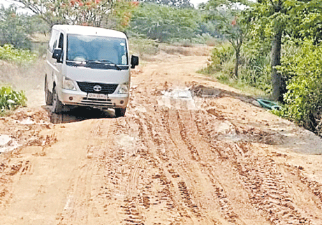 ఓవర్‌ లోడ్‌ టిప్పర్లతో రోడ్డు ధ్వంసం | Road destruction by overloaded ...