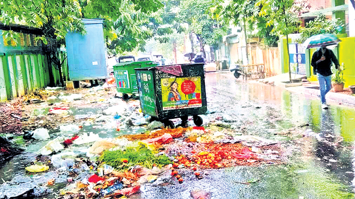 పేరుకుపోయిన చెత్త | Accumulated garbage