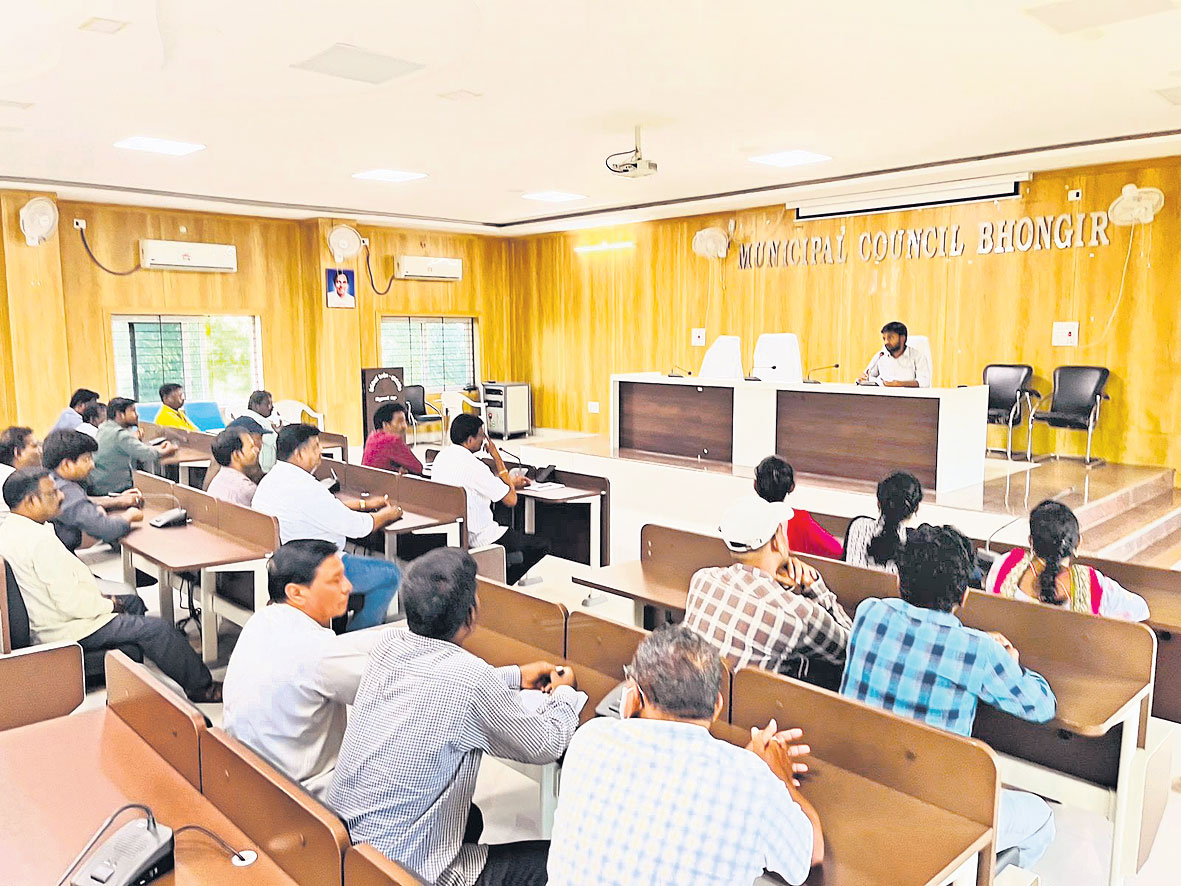 100 శాతం వసూళ్లే లక్ష్యం | 100 percent collection is the goal