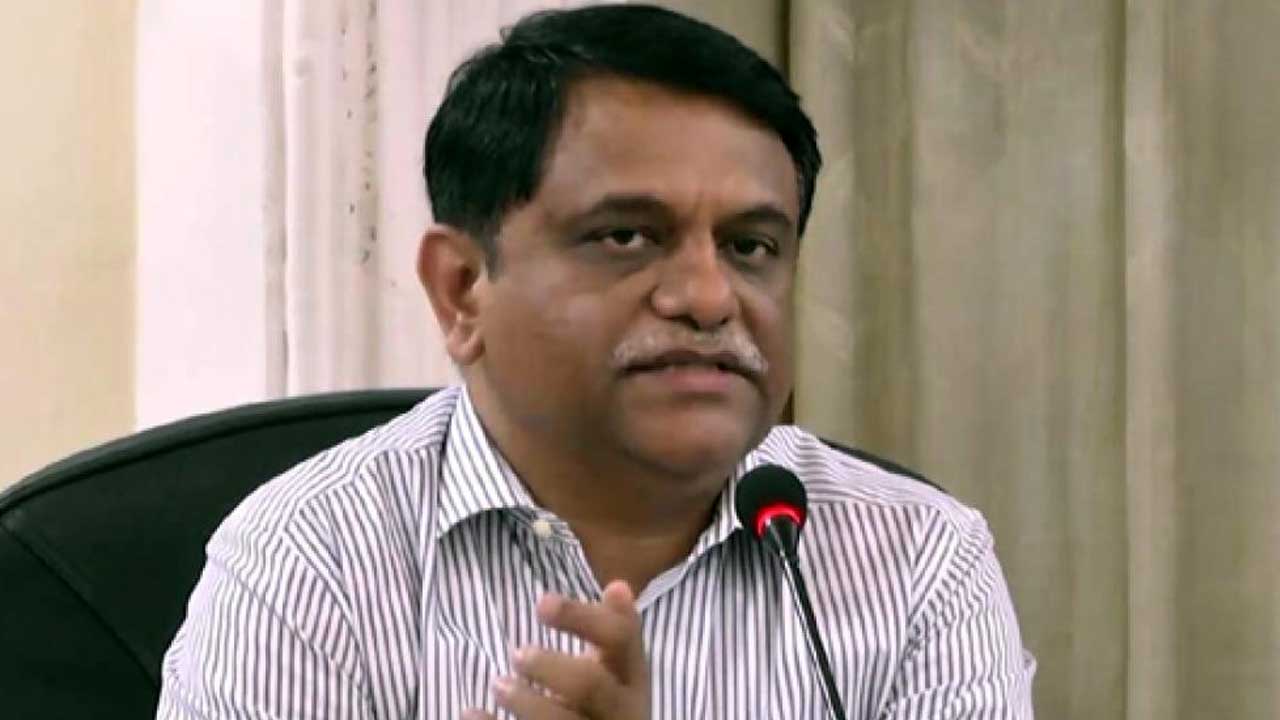 TS News: ‘ఆ రూల్స్ ప్రకారమే ఓఅర్ ఆర్ టెండర్లు’ | telangana news hmda commissioner aravind kumar ...