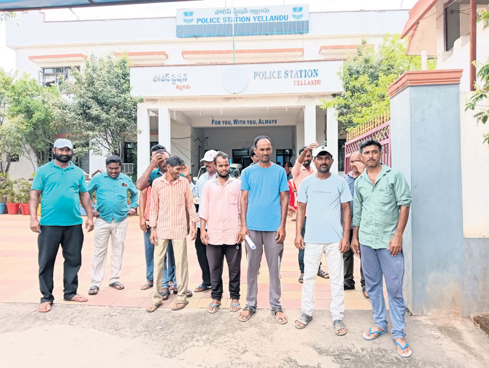 పట్టాల పేరుతో రొంపేడు సర్పంచ దందా | Rompedu Sarpancha Danda in the name ...