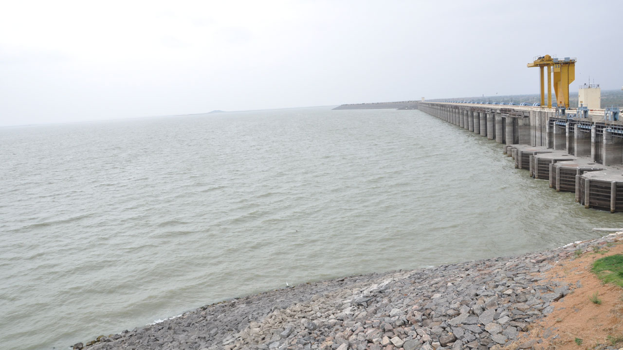 రైతులకు ‘శ్రీరామ’ రక్ష | Sri Rama project is the protection of farmers