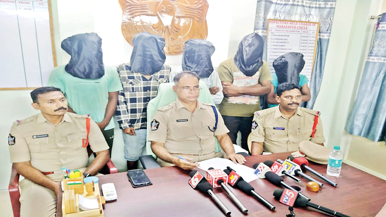 లక్ష్మణేశ్వరంలో ఆరు కేజీల గంజాయి పట్టివేత | ganjai item