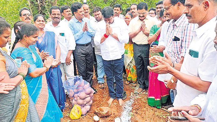 ఎట్టకేలకు ఆరిలోవ అటవీ ప్రాంతంలో రోడ్డు విస్తరణ | Finally road expansion ...