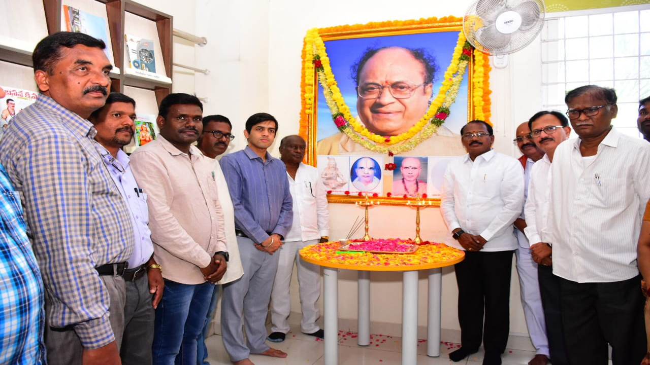 సమైక్య రాష్ట్రంలో కవులు, కళాకారులకు గుర్తింపు కరువు | In the union ...