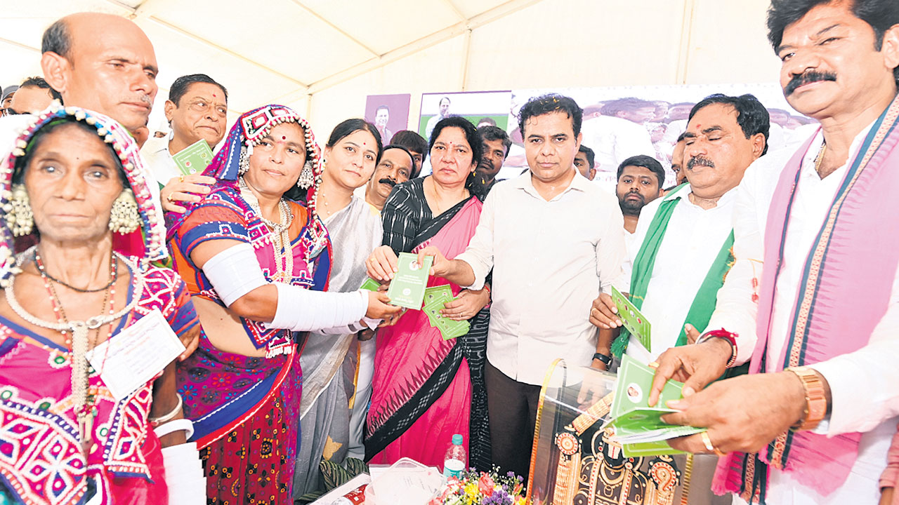 పోడు రైతుల కల నెరవేర్చాం.. | We have fulfilled the dream of Podu farmers..