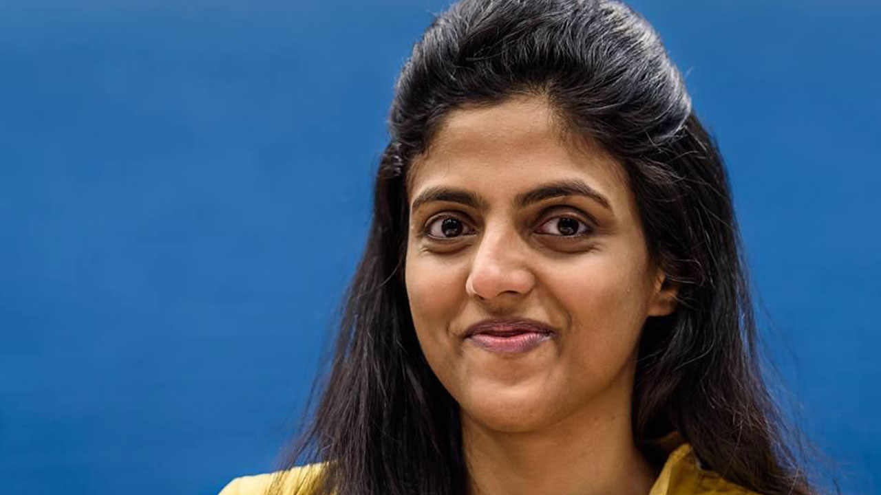 టైటిల్‌కు అడుగు దూరంలో హారిక | Harika Dronavalli