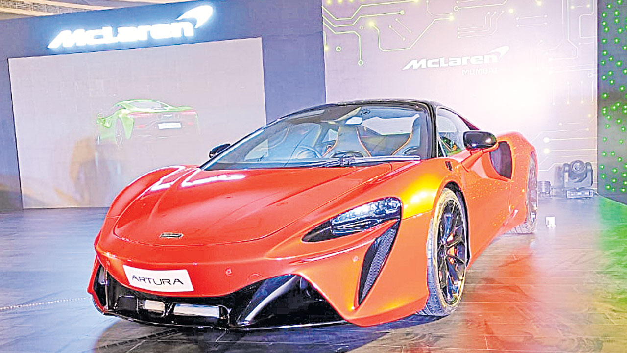మార్కెట్లోకి మెక్‌లారెన్‌ హైబ్రిడ్‌ స్పోర్ట్స్‌ కారు ‘ఆర్చురా ...