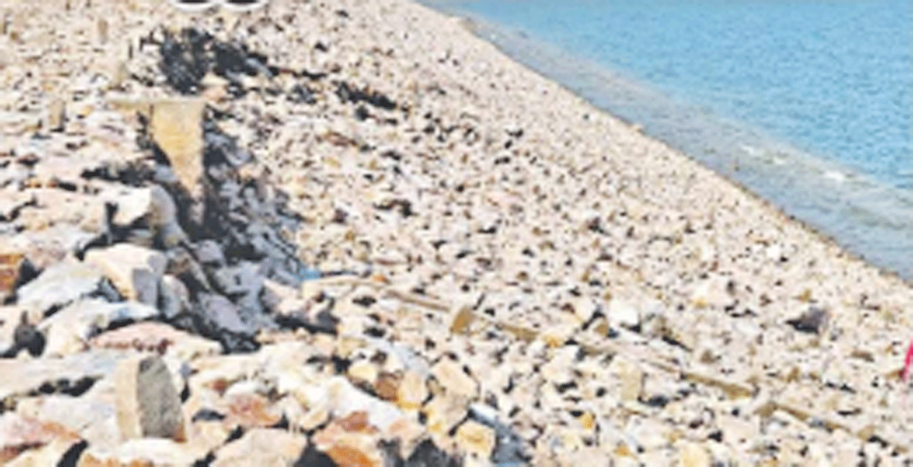 Rayalaseema Reservoirs: కట్టలు కుంగుతున్నాయ్‌! | Danger to Rayalaseema ...