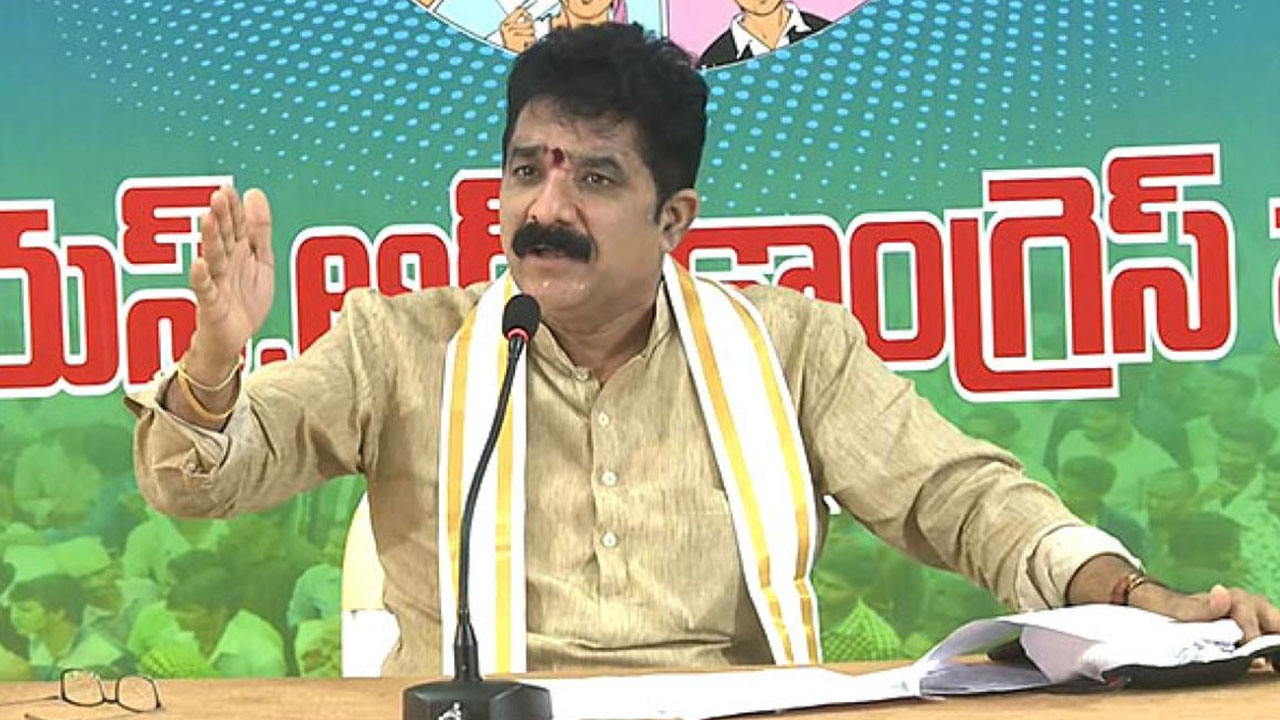 YCP MLA: ఎమ్మెల్యే కరణం ధర్మశ్రీకి వింత అనుభవం.. | YCP MLA Chodavaram ...
