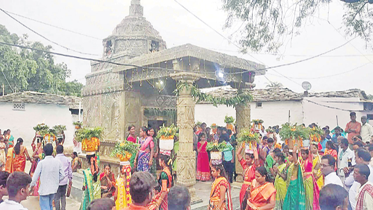 మమ్మేలు మాయమ్మ.. | Mammelu Mayamma.