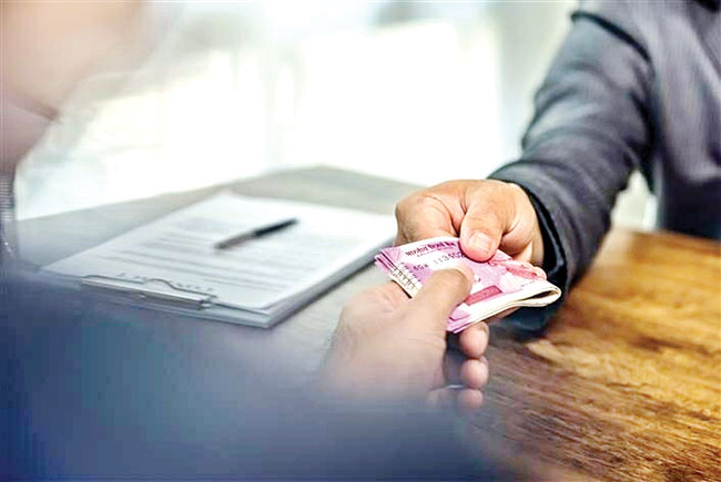 లంచం సొమ్ము.. సేకరణకో ఏజెంట్‌! | lancham sommu sekaranako agent