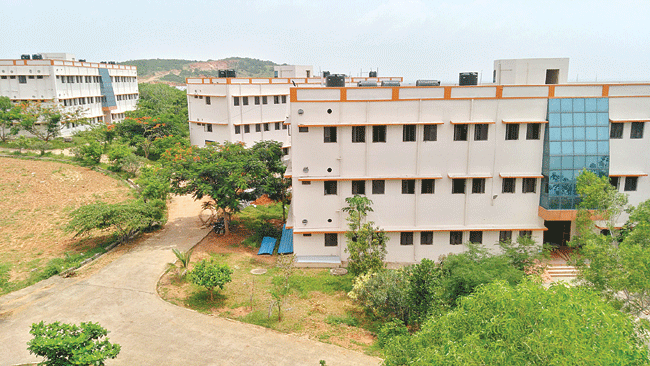 ట్రిపుల్‌ ఐటీలో.. ముందంజ | In triple IT.. Mundanja