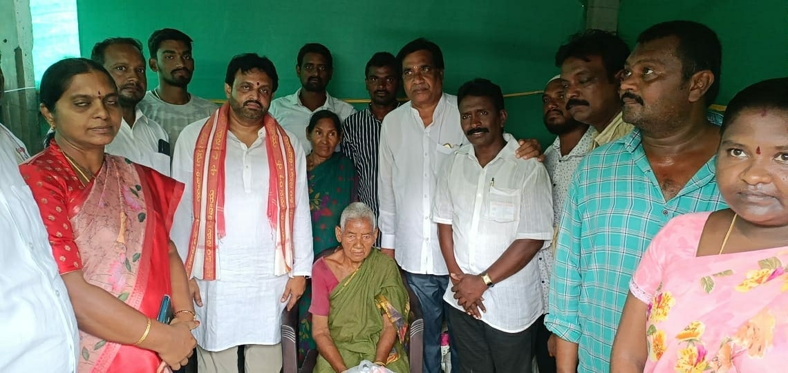 వృద్ధురాలికి ఇల్లు కట్టించి ఇచ్చిన జనసేన | senior citizen home ...