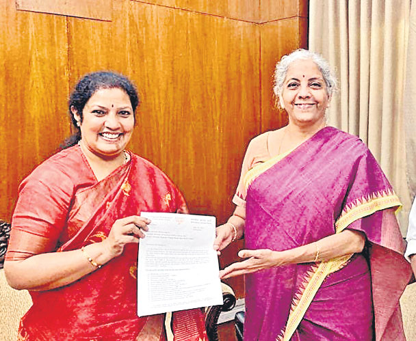 Purandeshwari : ఆర్థిక అరాచకం | Economic anarchy