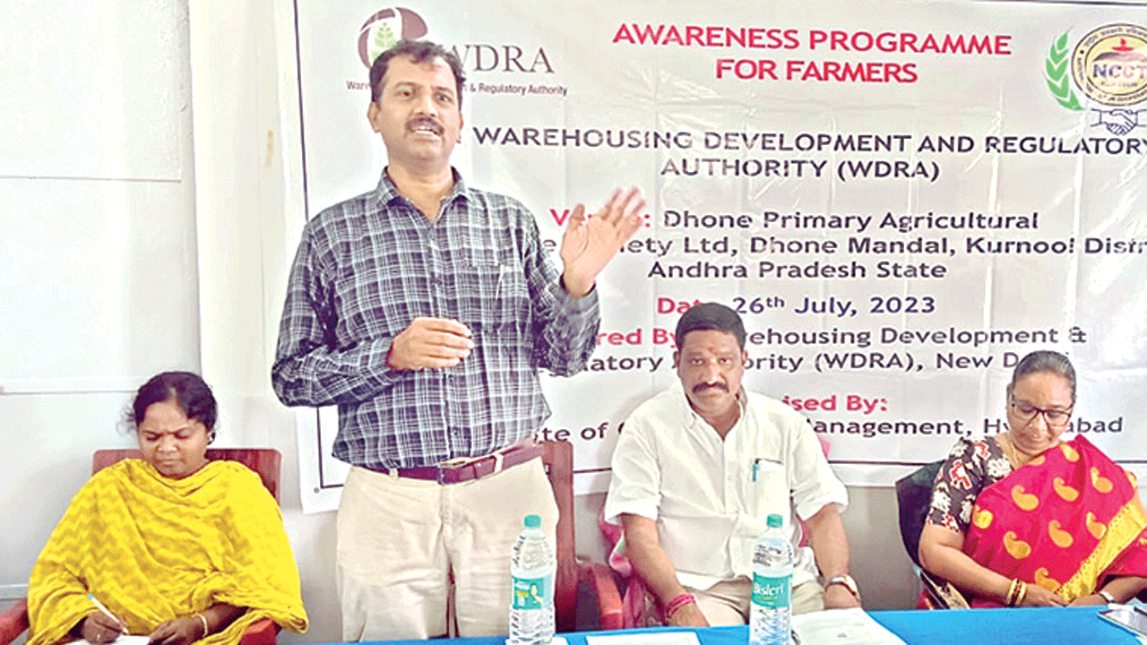 ‘ధర లేకపోతే గోదాముల్లో నిల్వ చేసుకోండి’ | 'If there is no price, store ...