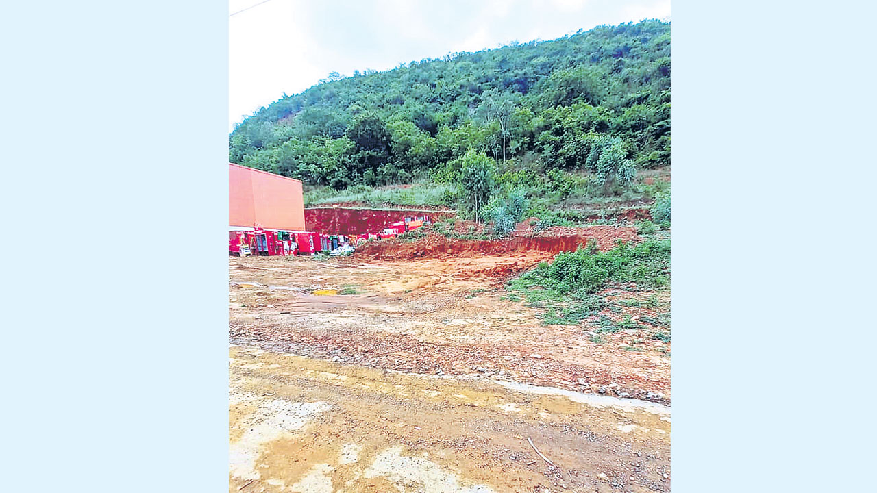 గండిగుండం కొండపై కబ్జారాయళ్ల కన్ను | eye on Gandigundam hill