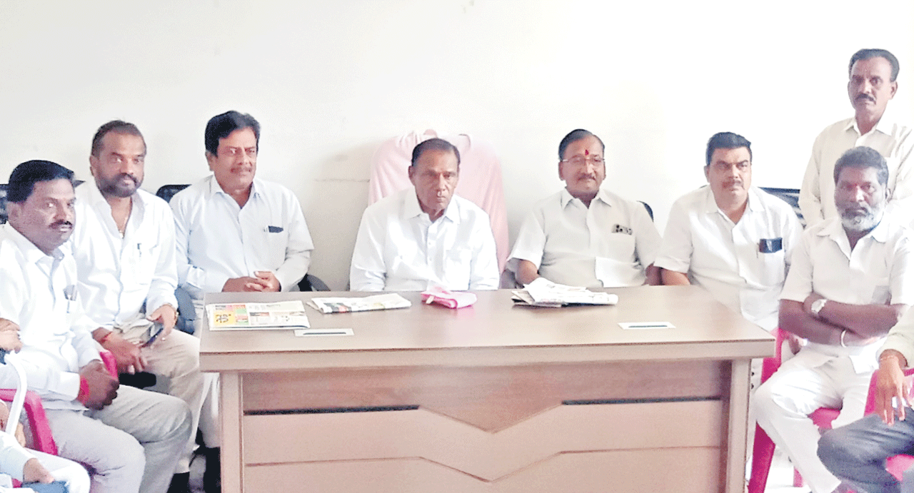 ఎవరెన్ని ప్రయత్నాలు చేసినా నర్సాపూర్‌ టికెట్‌ నాదే : ఎమ్మెల్యే మదన్ ...