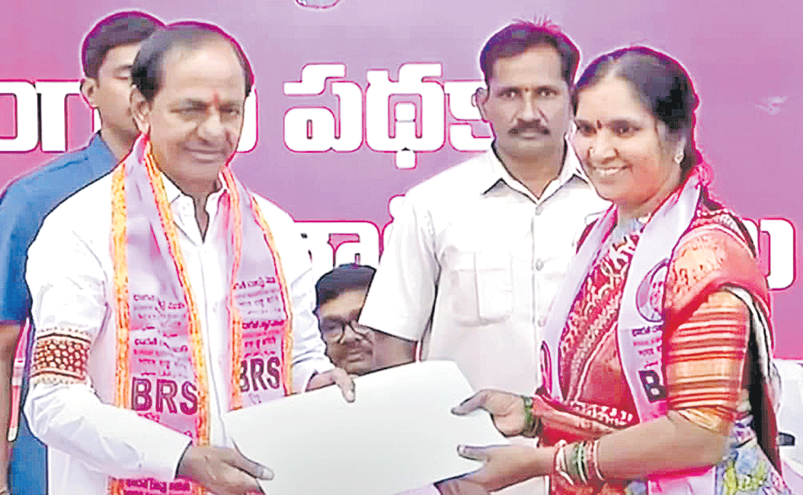 సంగారెడ్డి జిల్లాలో ముగ్గురికి, మెదక్‌ జిల్లాలో ఒకరికి | Three in ...