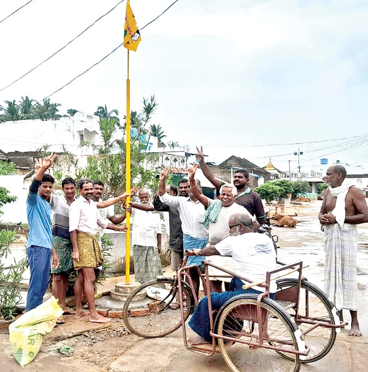 టీడీపీ జెండా దిమ్మ ధ్వంసం | The TDP flag was destroyed