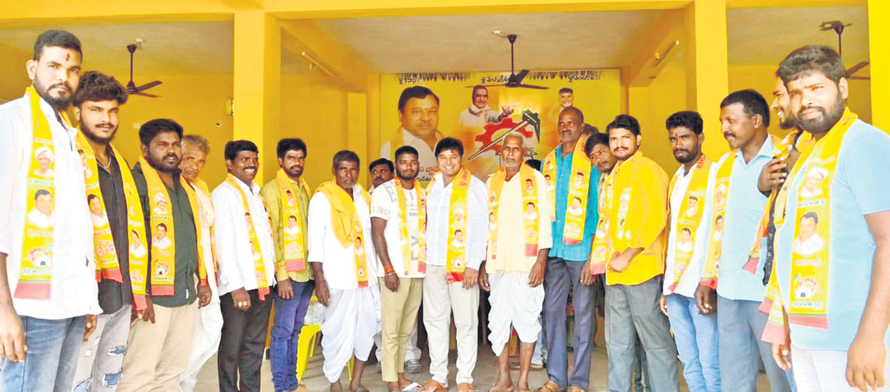 పరిగిలో టీడీపీ జెండాను ఎగురవేస్తాం | We will raise the TDP flag in Parigi