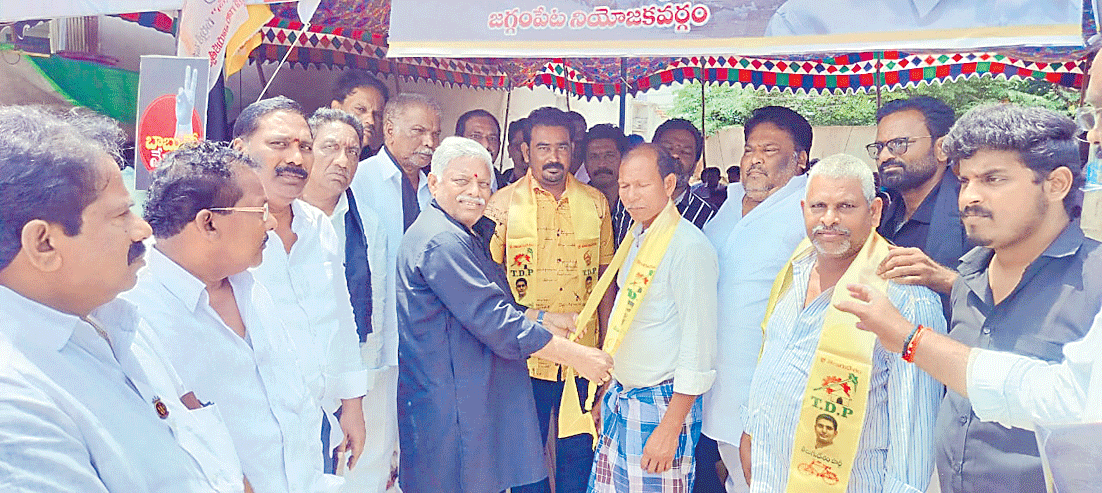 వైసీపీ నుంచి టీడీపీలో చేరిక | jaggampeta ex mla jyotjula nehru tdp joings