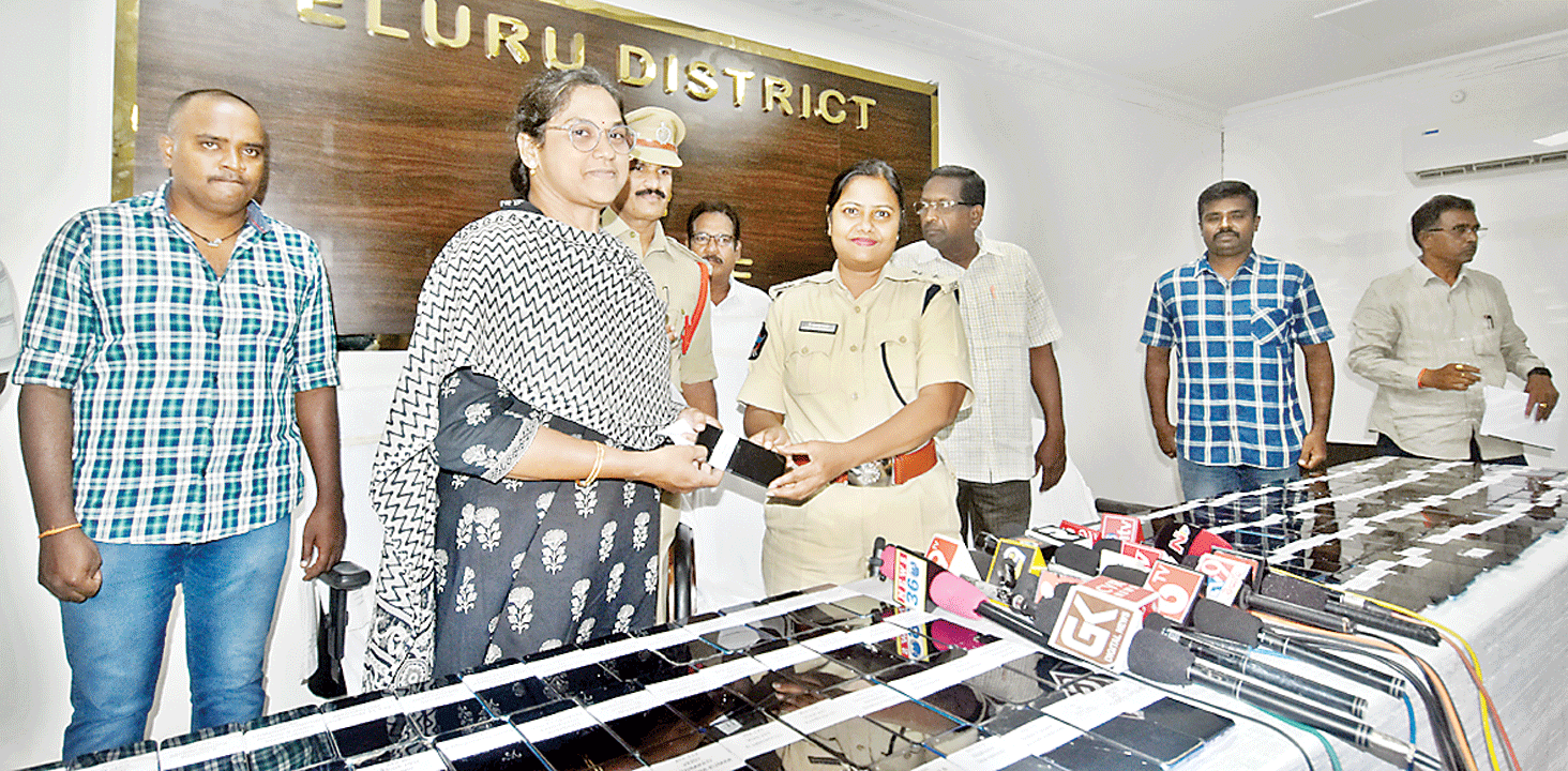 తొమ్మిదోసారి 175 సెల్‌ఫోన్ల రికవరీ : ఎస్పీ | eluru dist. sp prasanti ...