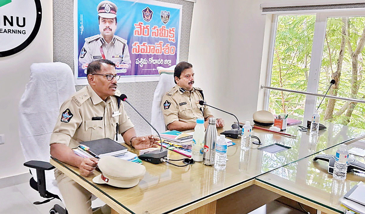 రౌడీ షీటర్లపై కేసుల విచారణ వేగవంతం చేయాలి | dig ashok kumar visiting ...