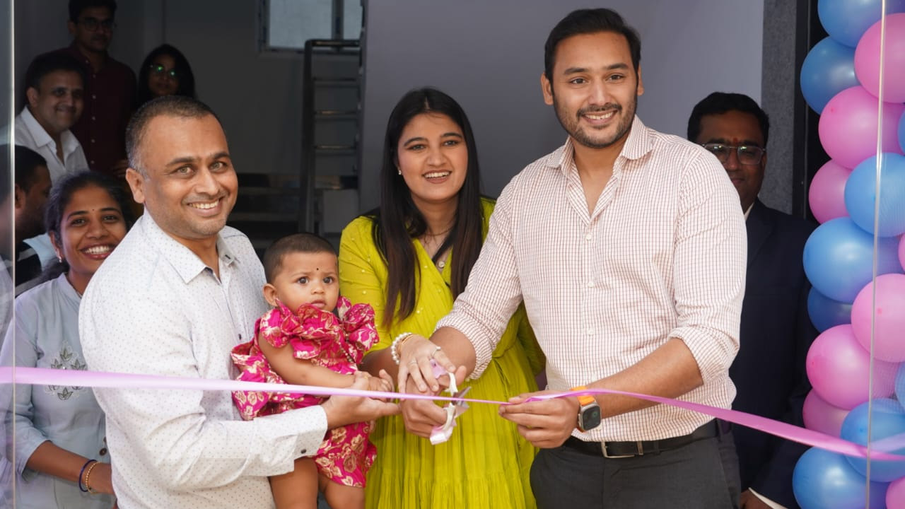 ఆనం మీర్జా, అసదుద్దీన్ ఆవిష్కరించిన హనీహనీ స్టోర్ | Huny Huny Second ...