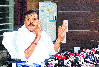 Minister Botsa : బొత్సా.. ఇదేమి వరస? | Education Minister Botsa's remarks