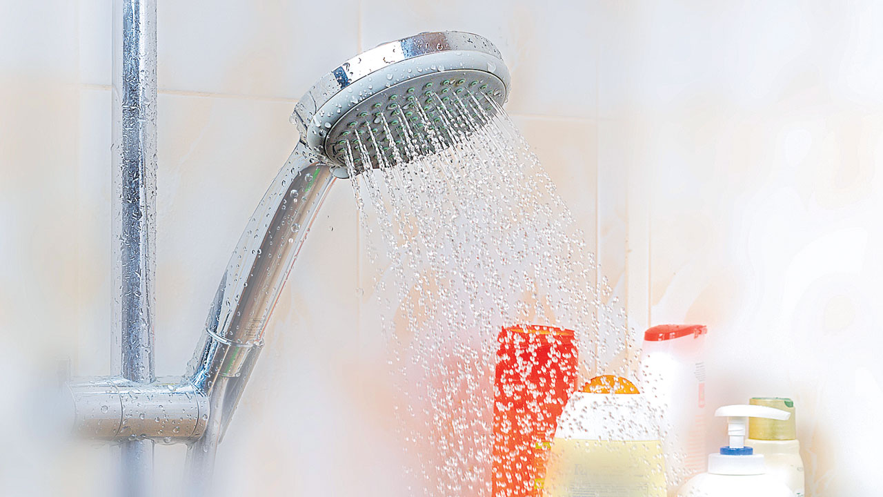 Hot water bath : వేడి నీళ్ల స్నానం వద్దు.. | No hot water bath