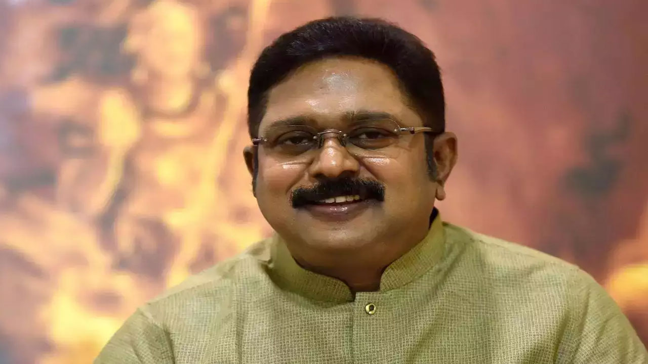 TTV Dinakaran: మంత్రి తలపై ధర పెట్టడం అనాగరికం | TTV Dinakaran: It is ...