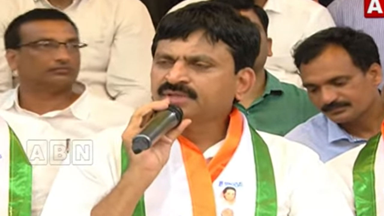 Pongulet Srinivas: అరాచకం అనే నైతిక హక్కు నీకు ఉందా కేసీఆర్? | Former ...