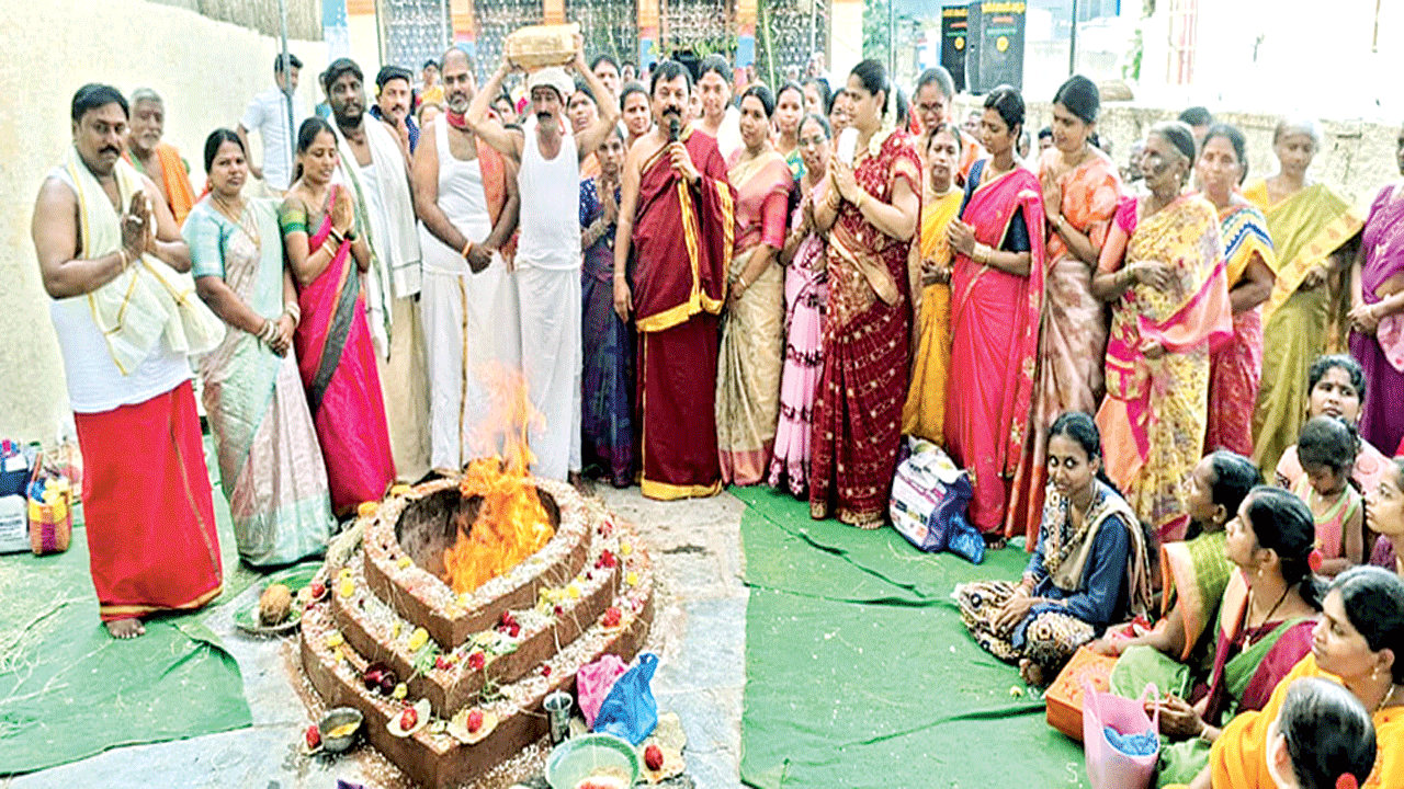 వైభవంగా చండీహోమం | chandi homam in nandyal district
