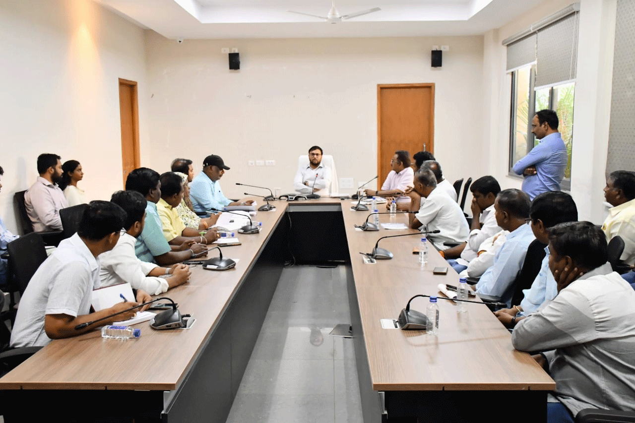 నెలాఖరులోగా ఎఫ్‌సీఐకి బియ్యం పంపాలి | Rice should be sent to FCI by the ...